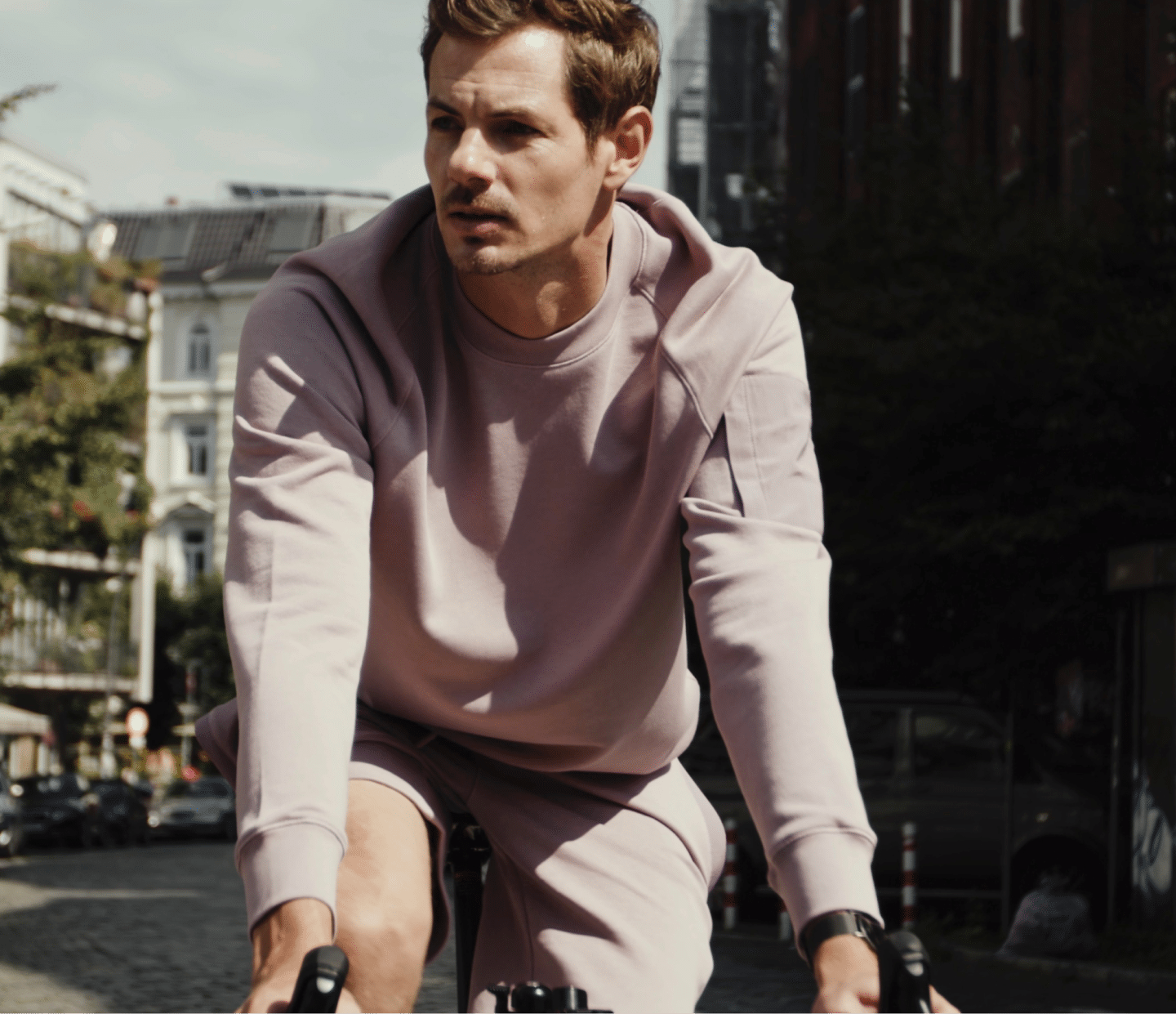 MADE TO MATCH YOUR STORY – Alex Schlüter